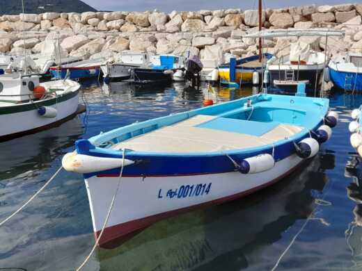 Noleggio Barca senza patente Custom Gozzo In Legno 6.30 Entrobordo 40Hp ...