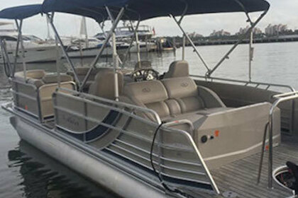 Pontoon Boat Rental - Click&Boat