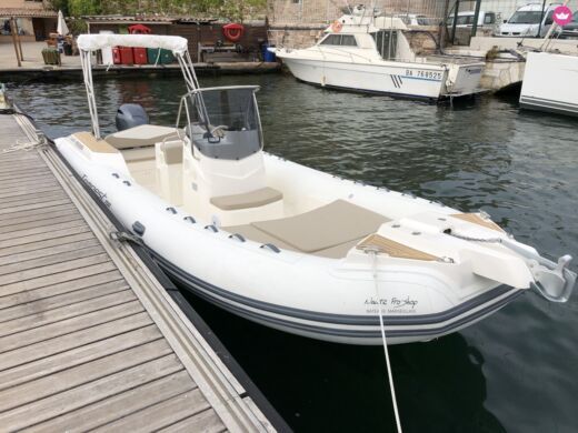 Location Semi-rigide Capelli Tempest 700 (2020) à Marseille - Click&Boat