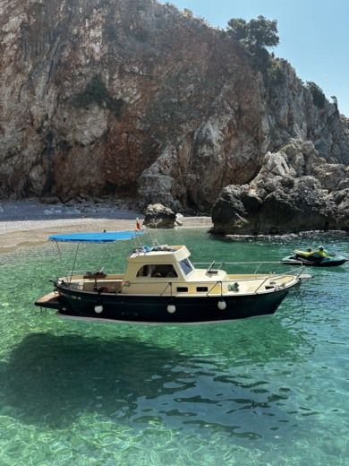 Charter Navar 795 Motorboat (2013) in Bar - Click&Boat