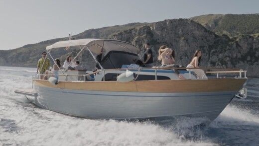 Charter Modern Gozzo Positano Open Motorboat (2023) in Capri - Click&Boat