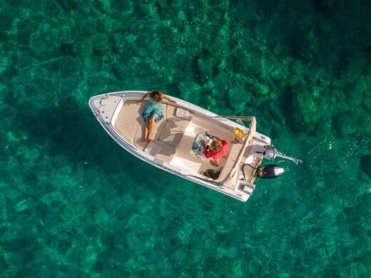 Charter Coverline Coverline Boat without licence (2018) in Paxi - Click ...