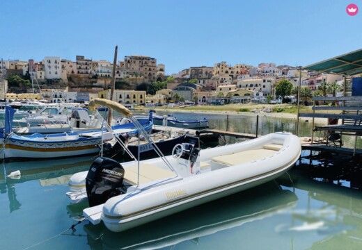 Miete Boot ohne Führerschein Mistral Vr6.40 (2010) in Castellammare del ...