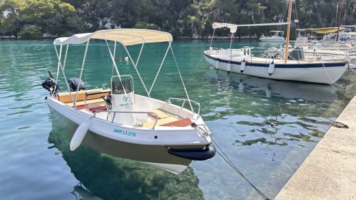 Rent Asyrtiko Asyrtiko Boat without license (2023) in Paxi - Click&Boat
