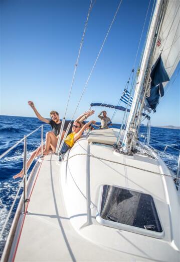 Charter Elan Elan 37 Performance Sailboat (2012) in Heraklion - Click&Boat