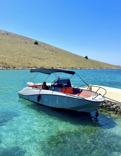 Charter Quicksilver Activ 675 Open Limited Edition Motorboat (2024) in ...