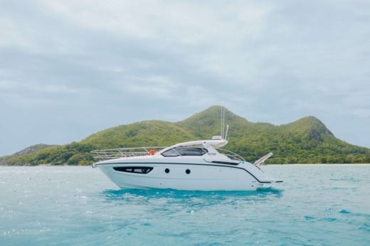 Rent Azimut Atlantis 34 Motorboat (2018) in Seychelles - Click&Boat