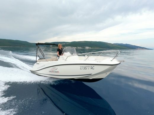Charter Quicksilver Activ 605 Open Motorboat (2015) in Rabac - Click&Boat