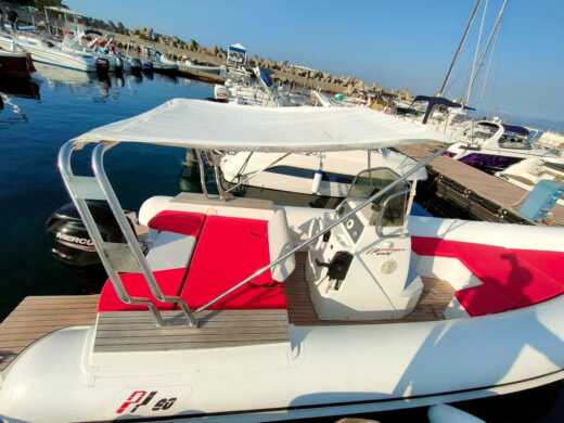 Charter Panamera Yacht Py 60 - 40Cv Boat without licence (2022) in ...