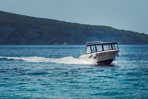 Charter Enzo 35 Motorboat (2015) in Komiža - Click&Boat