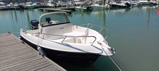 Location Bateau à moteur Quicksilver 550 Commander (2000) à Granville ...
