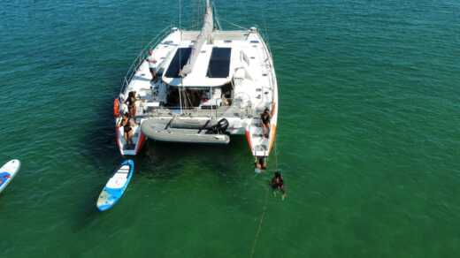 Charter Nautitech 475 Catamaran (1995) in Faro - Click&Boat