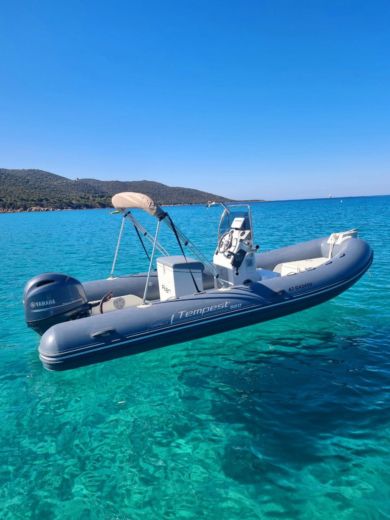 Location Semi-rigide Capelli Capelli Tempest 560 (2022) à Belvédère ...