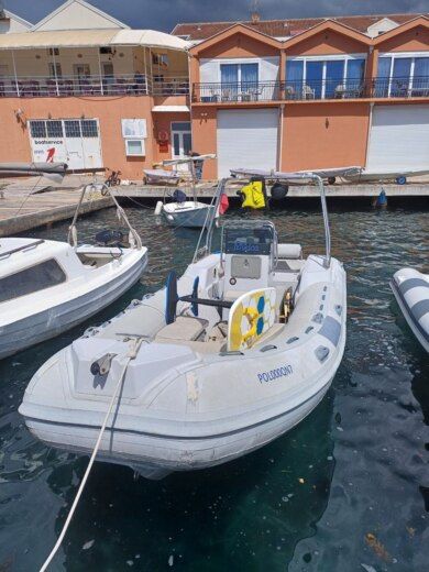 Charter Master 570 Open RIB (2014) in Tivat - Click&Boat