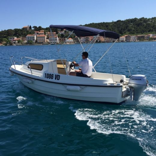 Charter Adria 500 Motorboat (2019) in Tisno - Click&Boat