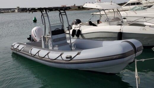 Location Semi-rigide Selva Marine 700 Pro (2020) à Martigues - Click&Boat