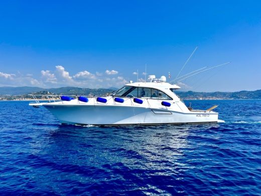 Charter Cabo 44 Htx Motorboat (2012) in Imperia - Click&Boat