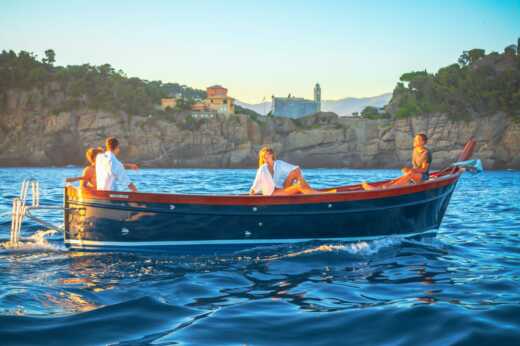 Noleggio Barca a motore Splendido Gozzo Patrone 23 (2021) - Rapallo ...