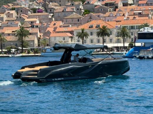 Charter Alesta Raptor Motorboat (2025) in Hvar - Click&Boat