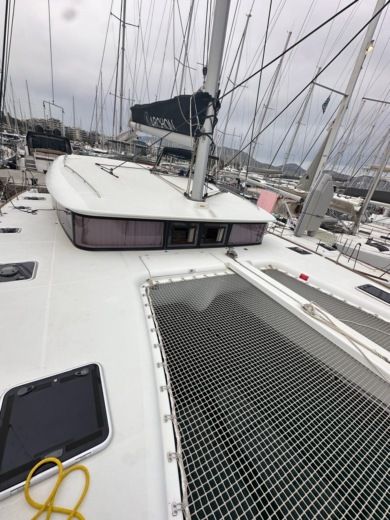 Charter Lagoon 400 S2 Catamaran (2018) in Athens - Click&Boat
