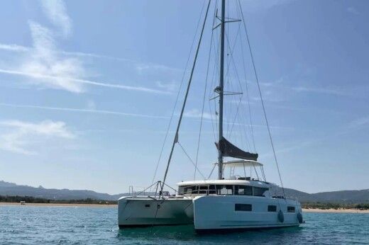 Charter Lagoon 46 Catamaran (2021) in Athens - Click&Boat