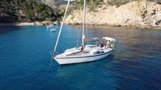 Charter Furia 37 Sailboat (1986) in Mallorca - Click&Boat