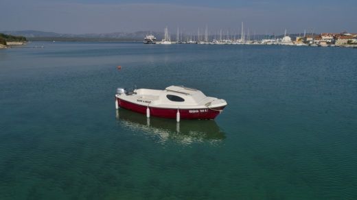 Charter Adria 500 Motorboat (2016) in Betina - Click&Boat