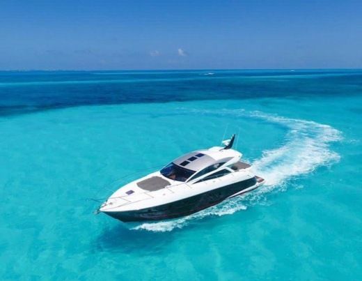 Charter Sunseeker 62 Predator 18M Motor yacht (2015) in Cancún - Click&Boat