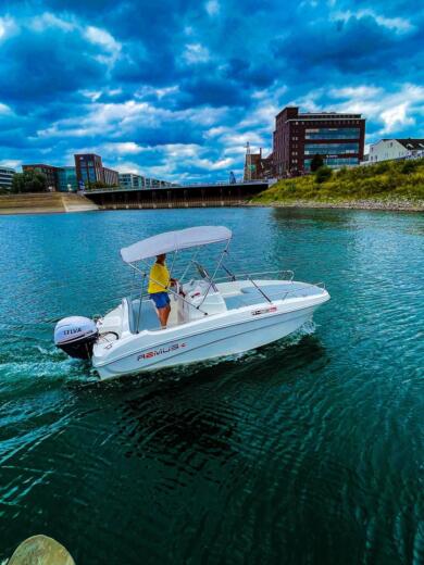 Miete Motorboot Remus 450 Sc (2023) in Duisburg Mitte - Click&Boat