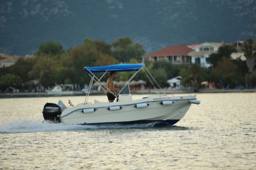 Rent Proteus 500 Boat without license (2017) in Lefkada - Click&Boat