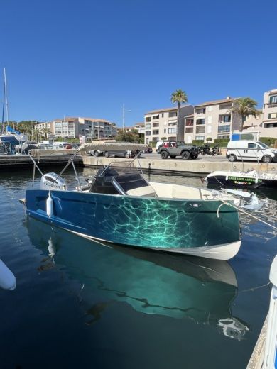 Location Bateau à moteur Moonday 655 Matrix (2022) à Six-Fours-les ...