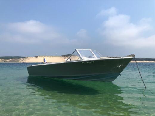 Miete Motorboot Bertram Moppie 20 (1965) in Cap Ferret - Click&Boat