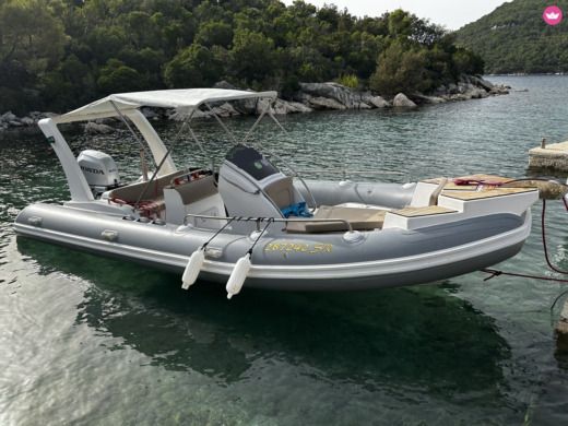 Charter Honda 6M 100Hp RIB (2024) in Žuljana - Click&Boat