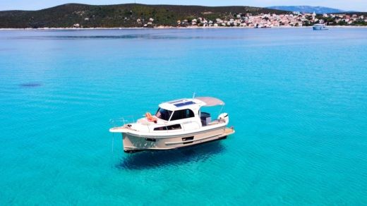 Charter Leidi 800 Motorboat (2020) in Pula - Click&Boat