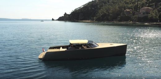 Charter Vandutch 40 Motorboat (2011) in Cannes - Click&Boat