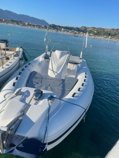 Noleggio Gommone Magnus Magnus62 (2022) - Puntaldia - Click&Boat