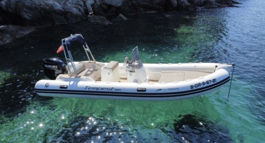 Location Semi-rigide Capelli Tempest 650 (2022) à Roses - Click&Boat