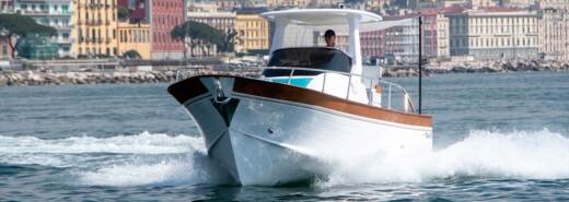 Location Bateau à moteur Gozzo Mimi Libeccio 8.5Wa (2024) à Capri ...