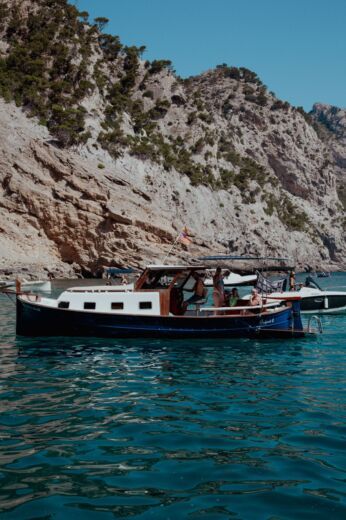 Charter Copino 44 Motorboat (1980) in Port d'Alcúdia - Click&Boat