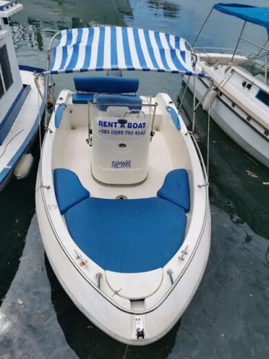 Rent Key Largo Gliser Sessa Motorboat (2001) in Novigrad - Click&Boat