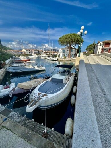 Location Semi-rigide Capelli Capelli Tempest 900 (2005) à Grimaud ...