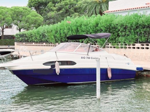 Charter Rio 700 Cruiser Motorboat (2002) in Empuriabrava - Click&Boat