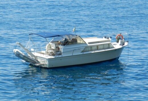 Charter Chris Craft Commander 31 Motorboat (1970) in La Spezia - Click&Boat