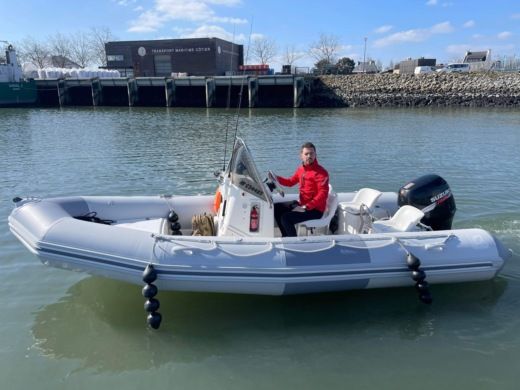 Location Semi-rigide Zodiac Pro Open 550 (2013) à Vannes - Click&Boat