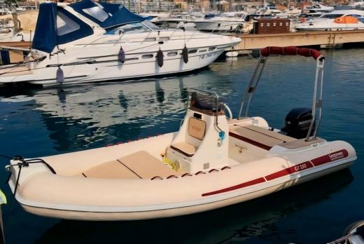 Rent Seapower Gtx550 Motorboat (2020) in Bocca di Magra - Click&Boat