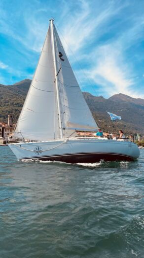 Charter Beneteau First 30 E Sailboat (1986) in Cannero Riviera - Click&Boat