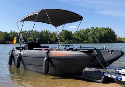 Motorboot Pioner Multi (2020) huren in Hellevoetsluis - Click&Boat