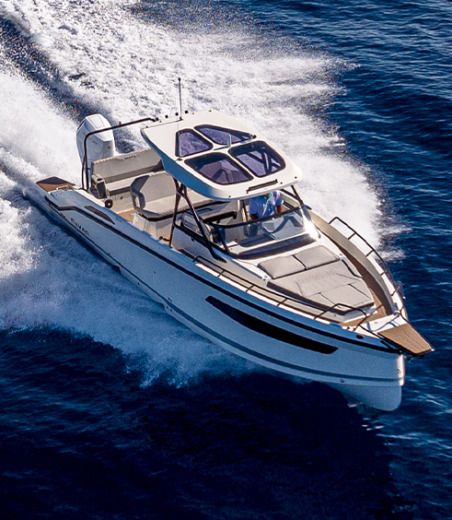 Rent Navan S30 Motorboat (2024) in Saint-Tropez - Click&Boat