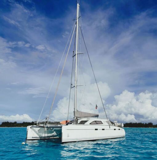 Charter Nautitech 47 Catamaran (2009) in Leeward Islands - Click&Boat