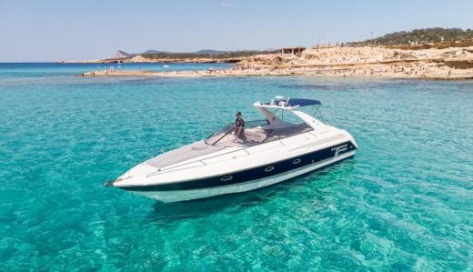Charter Sunseeker Comanche Motorboat (2000) in Ibiza - Click&Boat